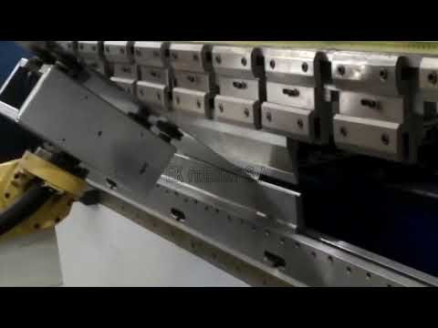 Machine Load/ Unload, Assembly | EK roboter S.A.